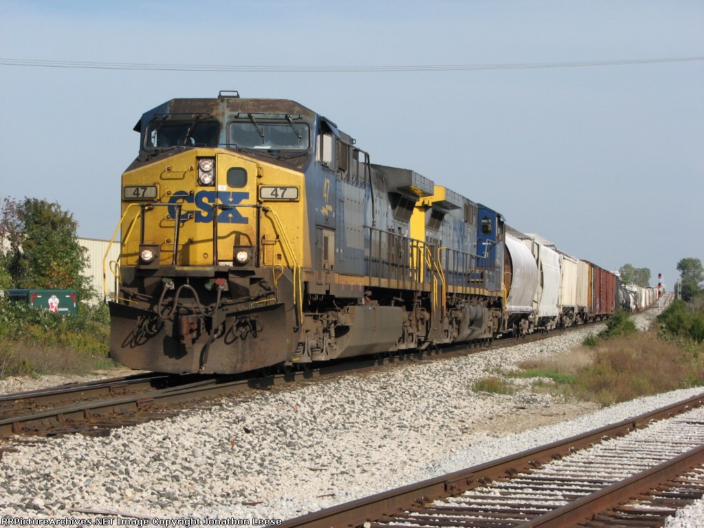 A Pair Of AC4400CW's Lead Q335-30 West